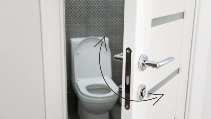 Should Bathroom Doors Open In Or Out 