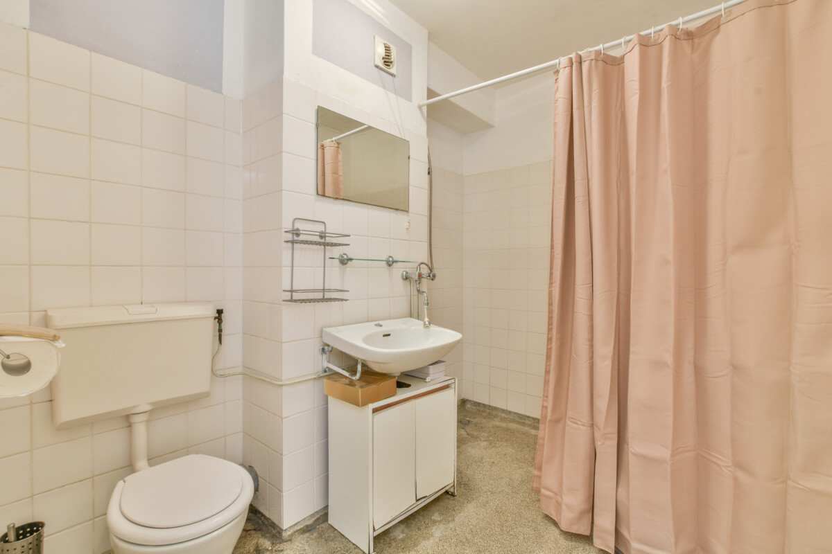 What Is a PEVA Shower Curtain?